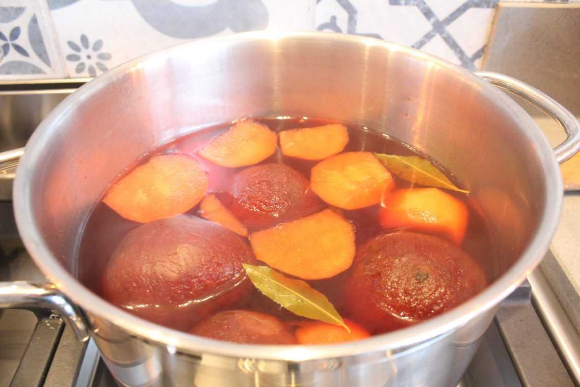 Pools recept - bietensoep met dumplings - Meer over Polen